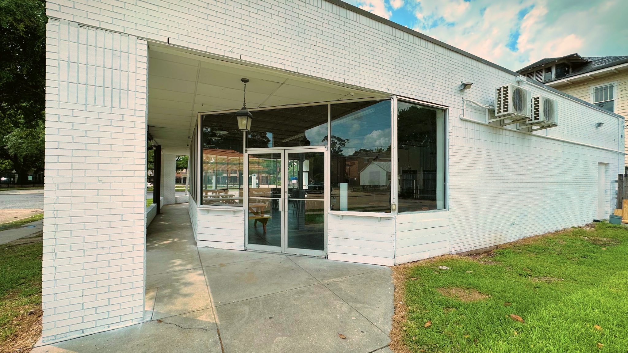 Shane’s Loaded Mac Bar Coming Soon to Former Wing Fingers Location on ...